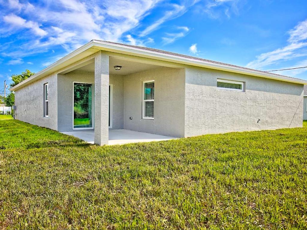 Hudson Model Home | Open Floor Plan | Synergy Homes of Florida
